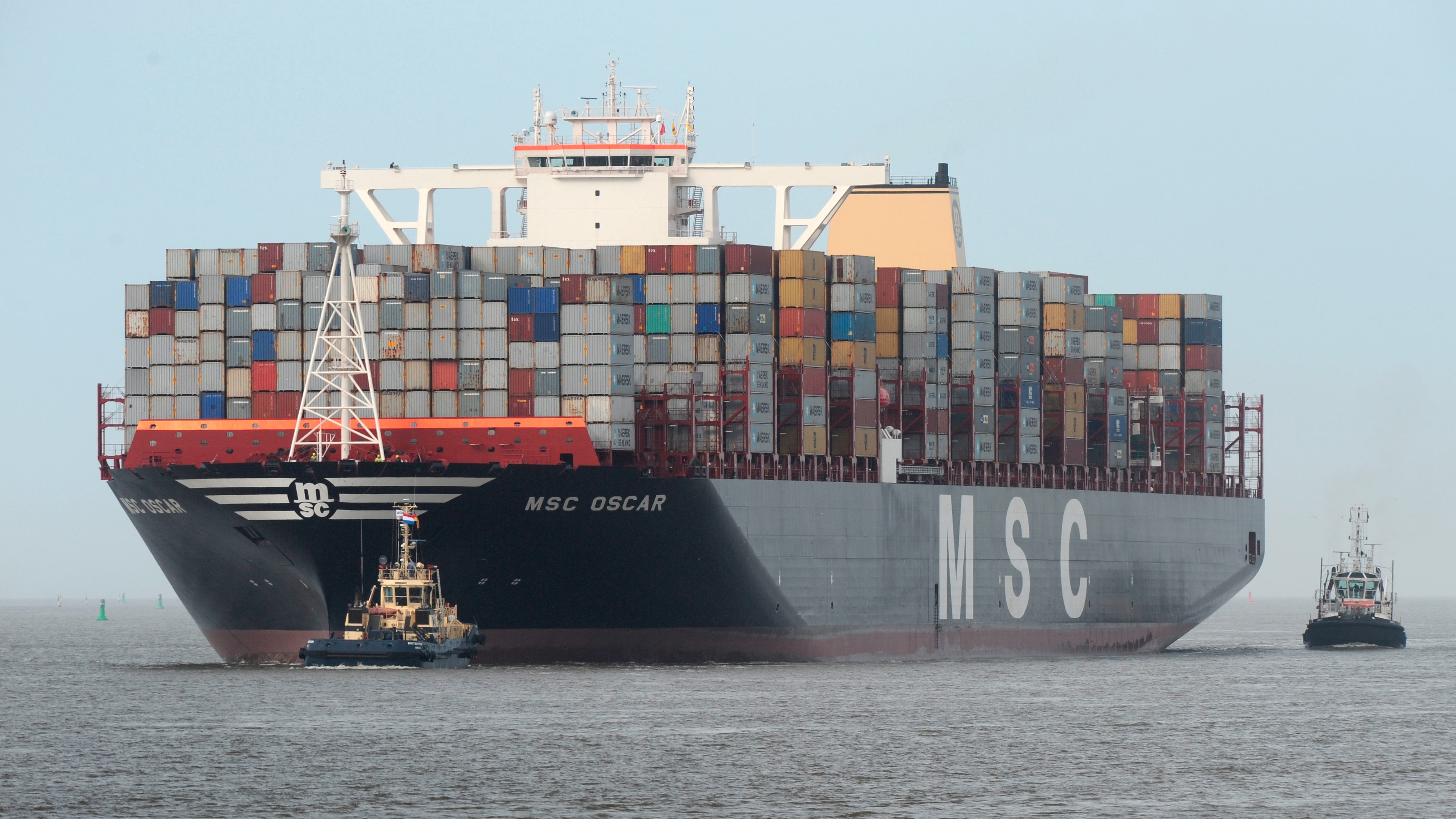 World s Largest Container Ship Heads For Suffolk Anglia ITV News